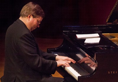 House pets inspire musician | UMSL Daily