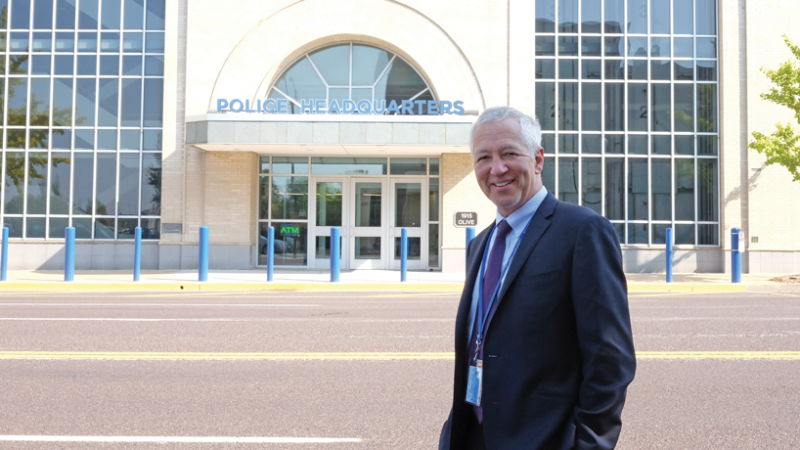 UMSL criminologist partners with St. Louis police to reduce crime ...