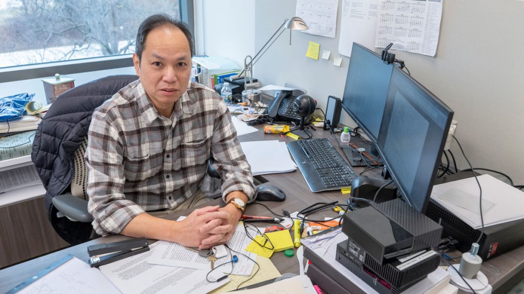 Lifelong learner: Finance Professor Yiuman Tse earns master’s degree in ...