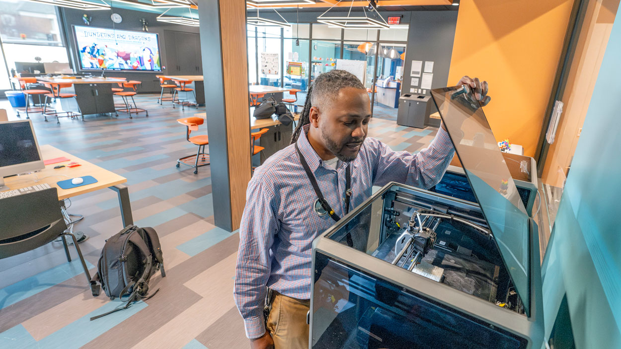 UMSL alum Ja’Mel McCaine running innovative creative lab at Clark Family Library - UMSL Daily