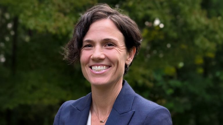 UMSL optometry alum Dr. Brianne Hobbs named dean of Chicago College of ...