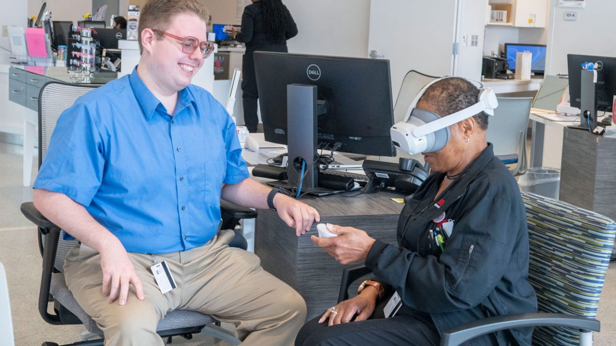 College of Optometry using VR technology to create customized progressive lenses - UMSL Daily